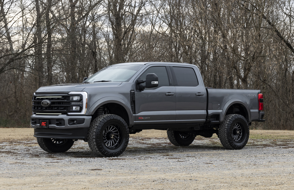 Exploring the Ford F-250's Rough Country Makeover